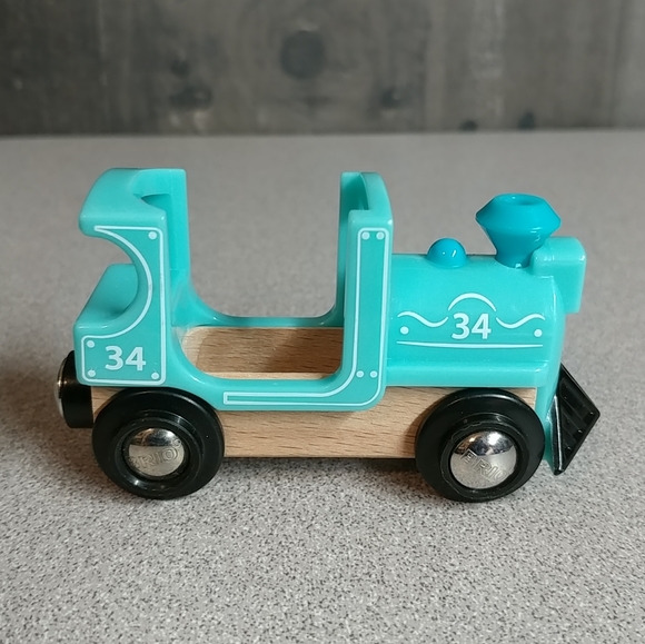 Brio | Toys | Brio Disney Donald Duck Steam Engine Wooden Toy Train ...